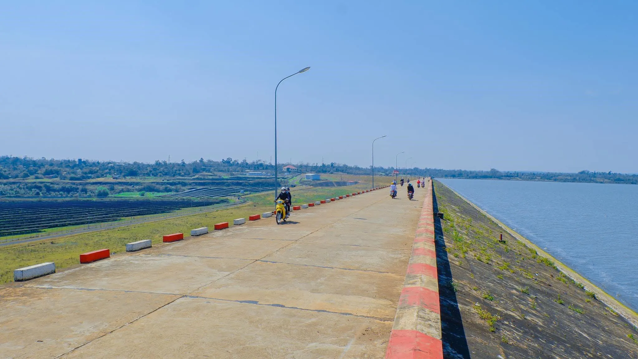 Krong Buk Ha Dam——达克湖的一个诗人登机点 | iGuide