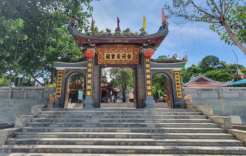 Bao Ha Temple - sacred shrine of National Guardian God in Lao Cai ...