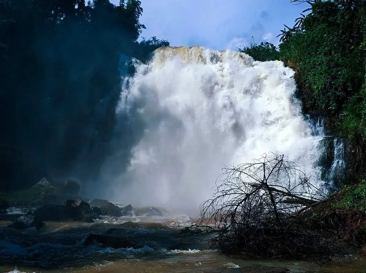 Bau Can瀑布 -- -- 两个水季节的独特美貌 | iGuide