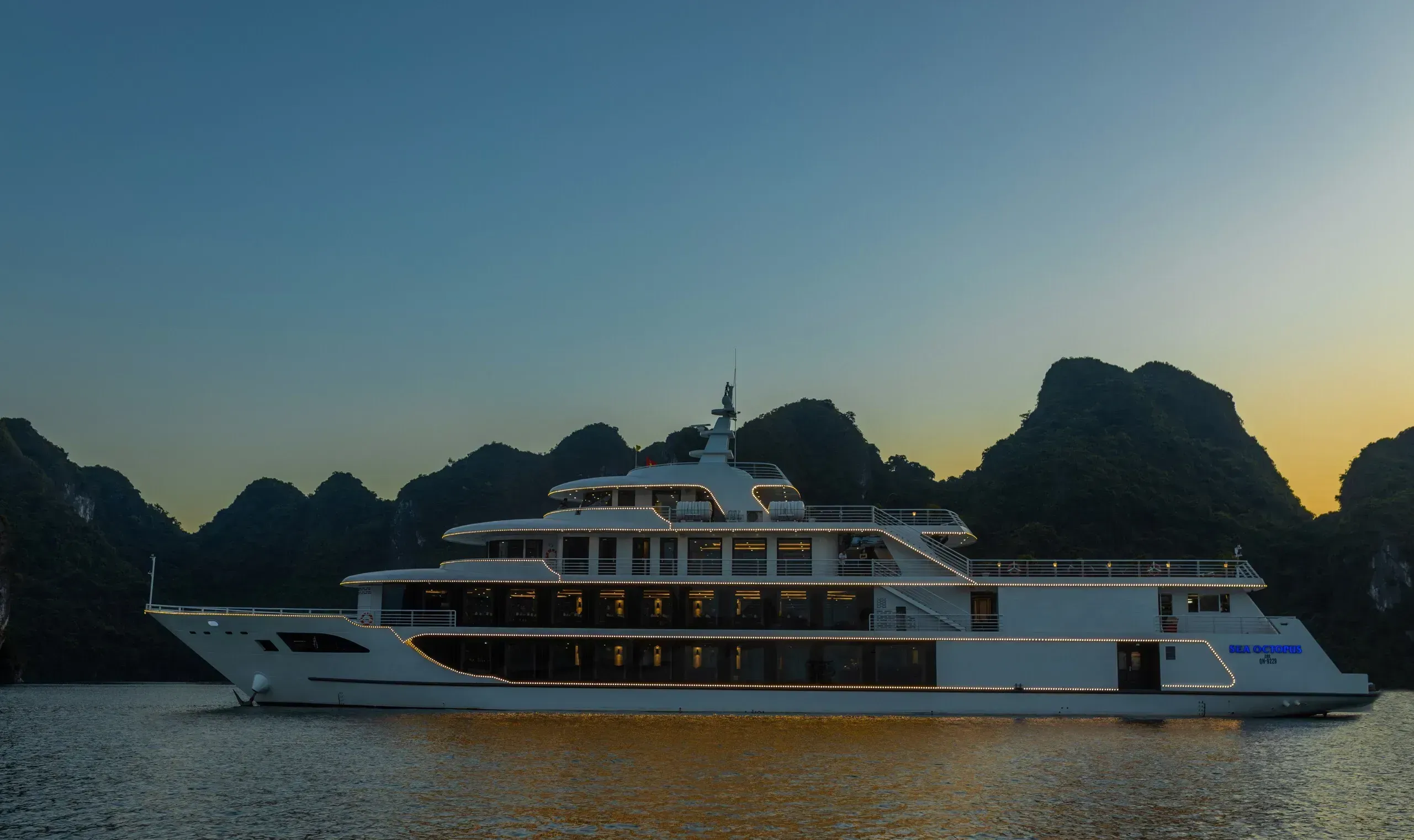Stellar of the Seas Cruise - Luxury Ha Long Bay Experience | iGuide ...
