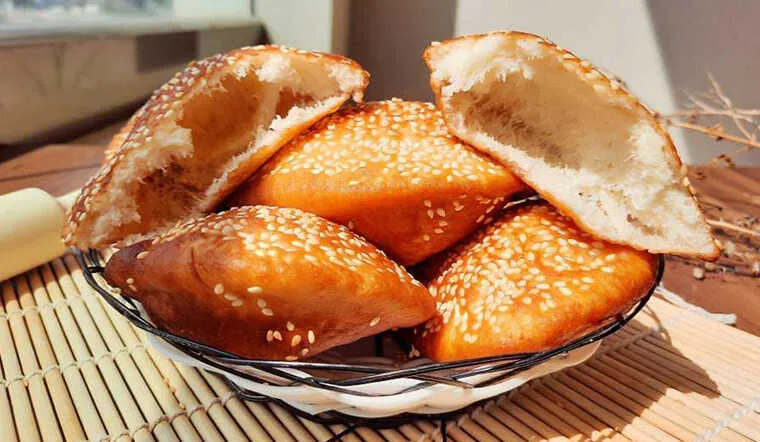 Banh tieu는 베트남 거리 음식의 특기입니다. | iGuide