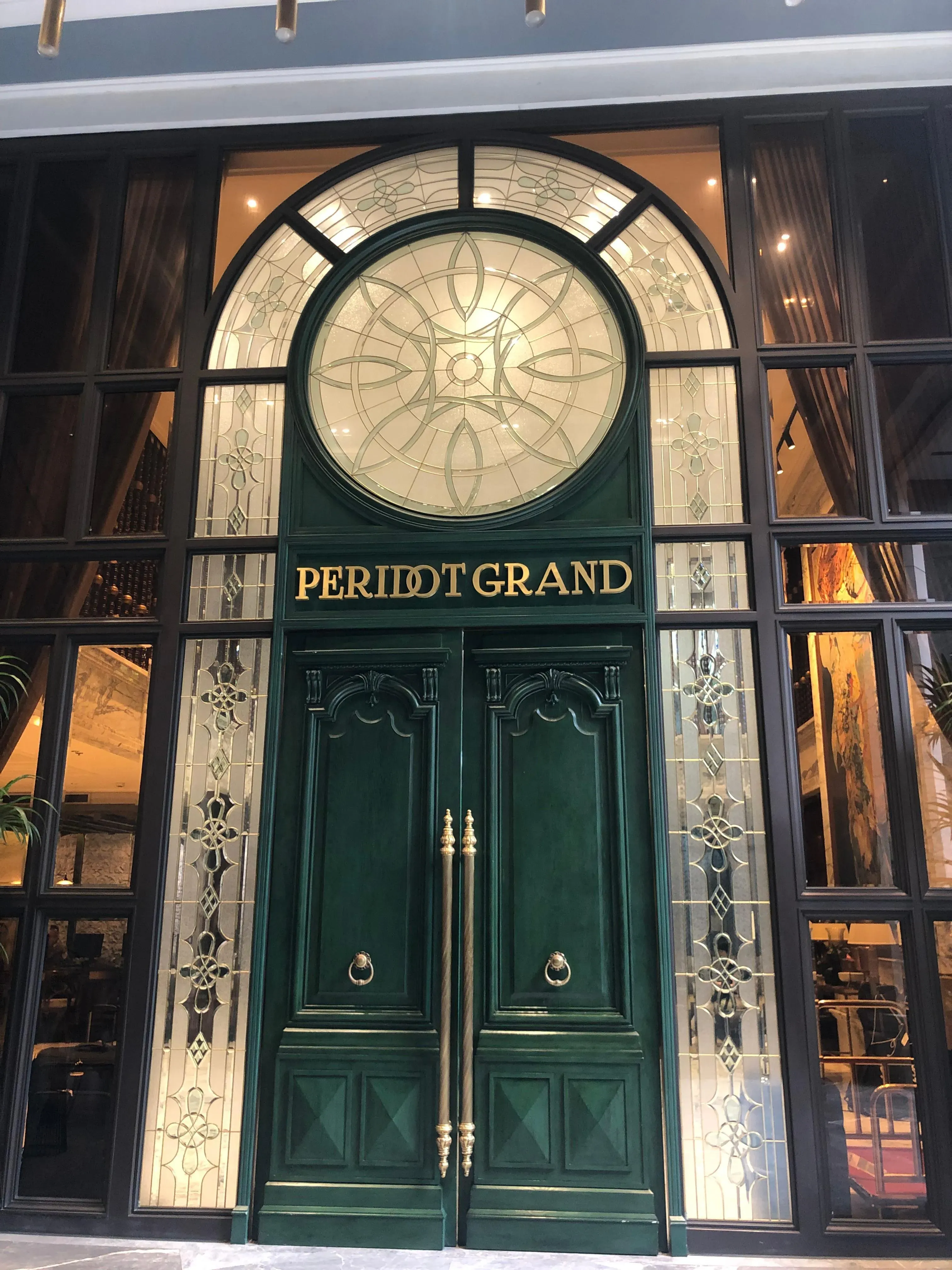 Peridot Grand Luxury Boutique Hotel Hanoi: Sophisticated Beauty in Old ...