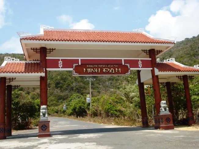 Historic area Minh Dam | iGuide