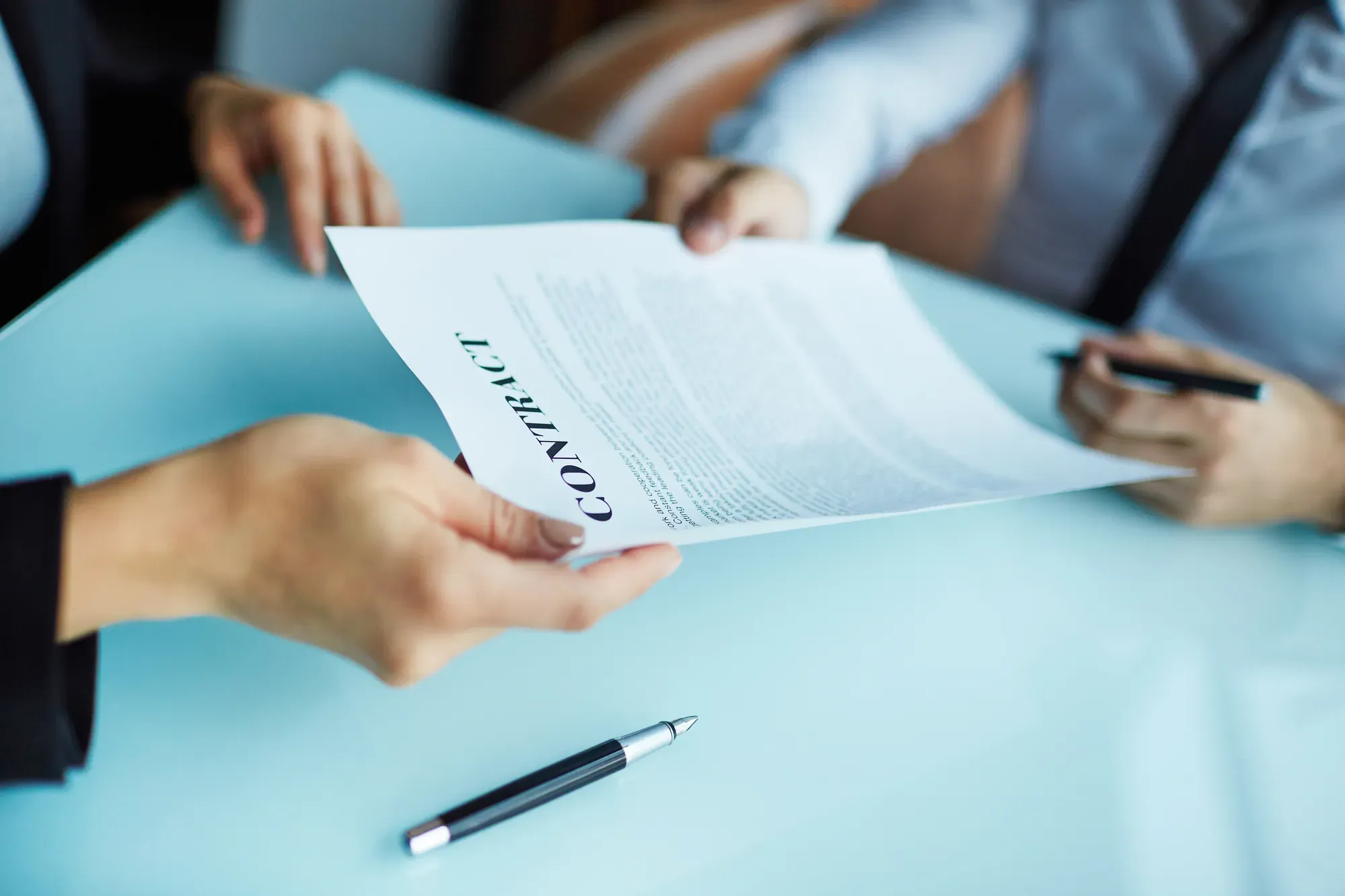 Key considerations for effective contract signing | iGuide