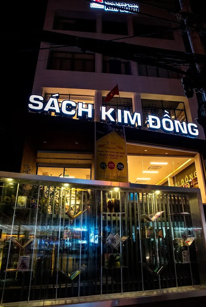 Kim Dong Book Center | iGuide