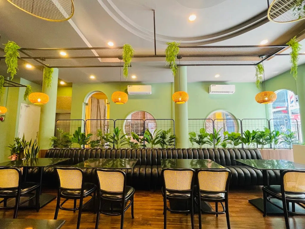 Madam Queen Restaurant | iGuide