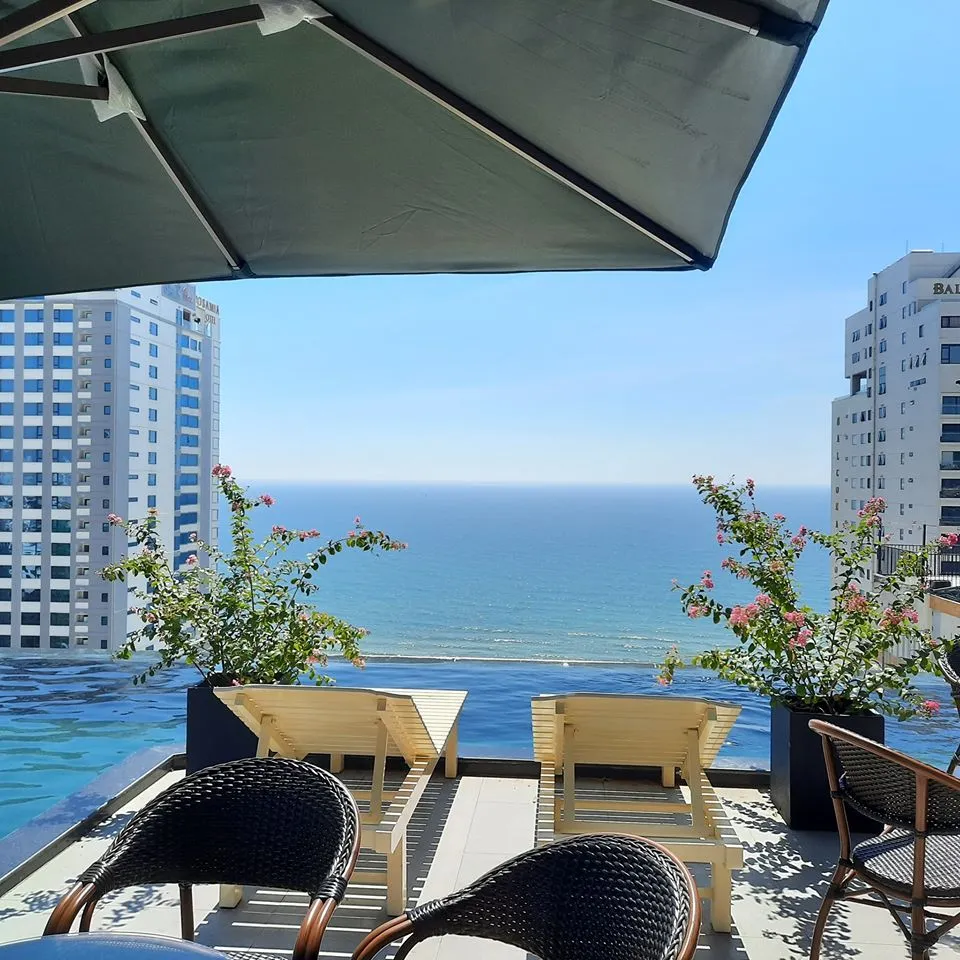 Santa Luxury Hotel | iGuide