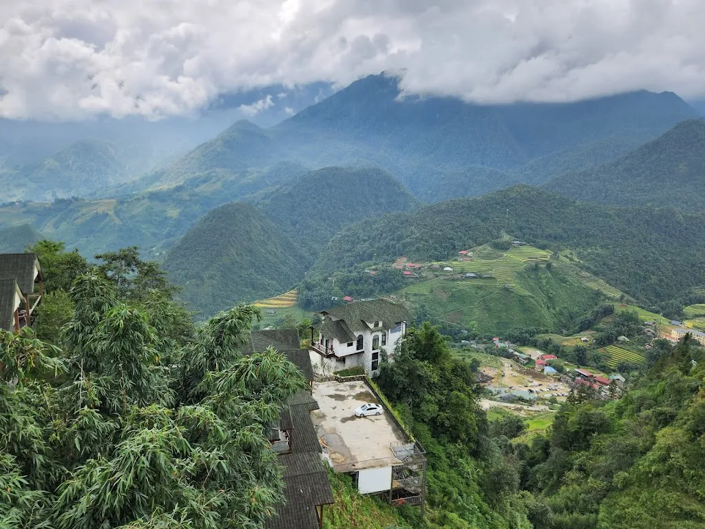 Sapa Station - Ga Tàu Leo Núi | iGuide