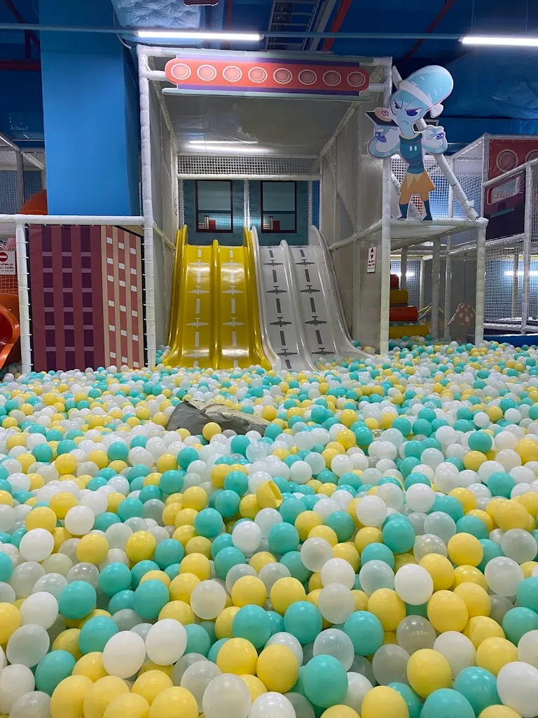 tiNiWorld Aeon Mall Bình Dương | iGuide